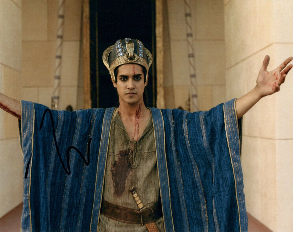 Avan Jogia Signed Autograph 8x10 Photo Tut Zombieland Victorious Actor ...
